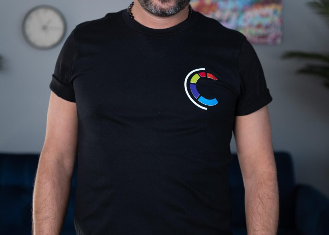 A successful sales president of marketing SARI BAEZ. | Business Deccan